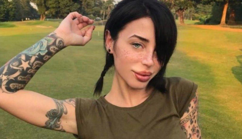 Alex Mucci e Rosa Chemical shooting da bollino rosso a Milano